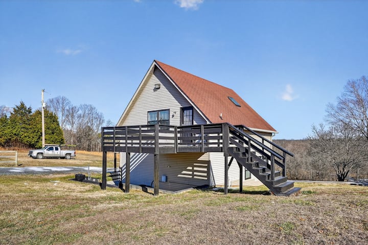 Private Country Studio W/ Deck & Skylights - Springfield, TN