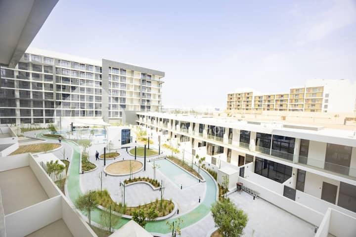 Bloomfields Snug Stu The Gate Masdar - Abu Dhabi