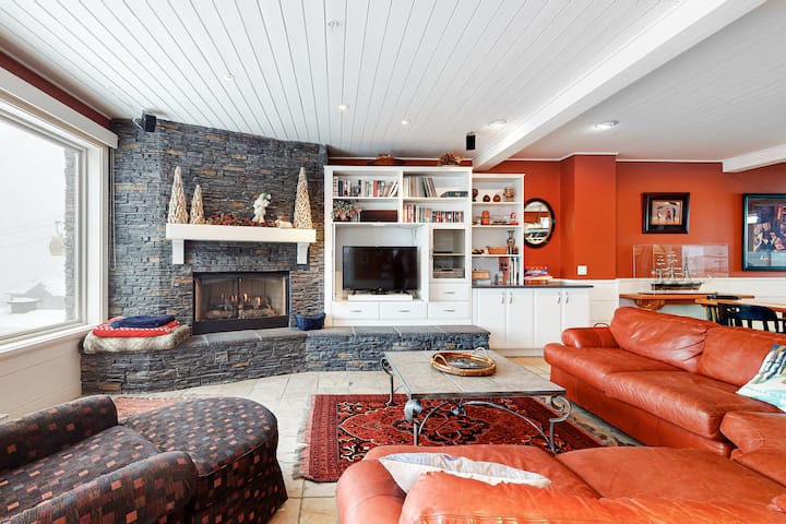 Yankee Sno-home - Big White Ski Resort, BC