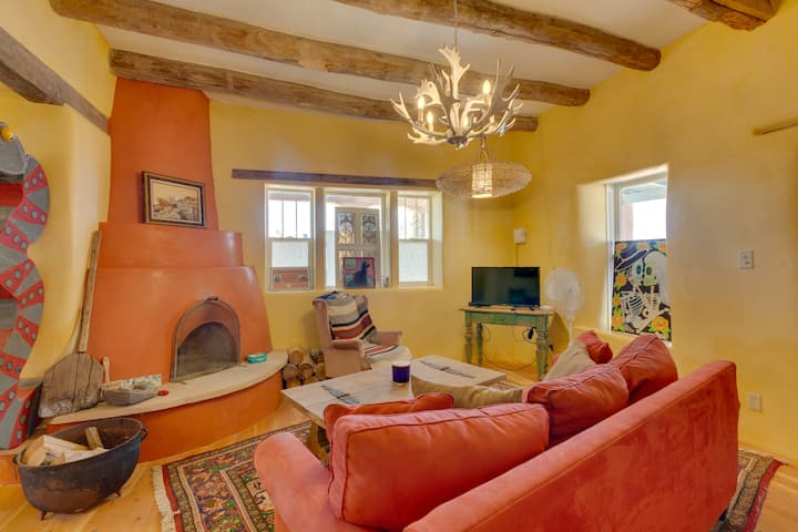 Santa Cruz Home W/ Mountain Views! - Española, NM