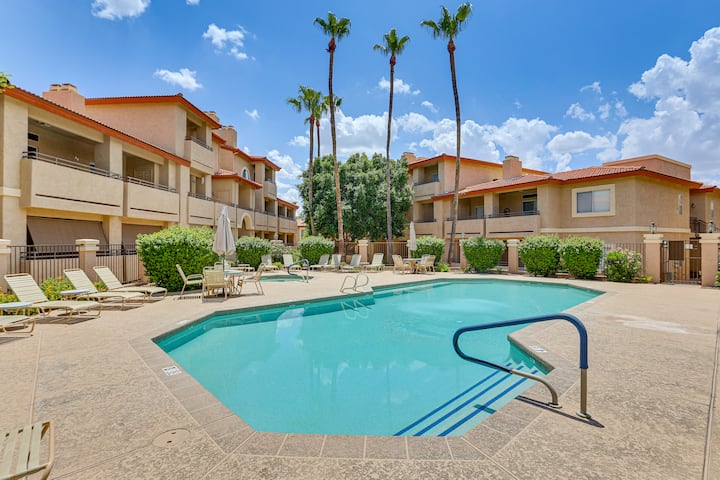Getaway W/ Balcony & Spa: 13 Mi To Old Town - Phoenix, AZ