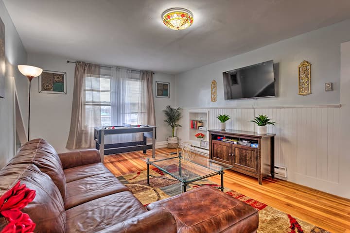 Lovely Stoughton Getaway Near Train Station! - Lake Massapoag, MA