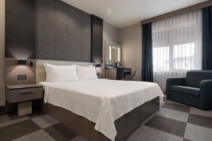 King Deluxe | Tryp Sancaktepe | Near Atasehir - Sultanbeyli
