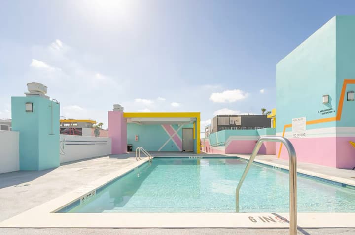 Walk To Wynwood Walls - Rooftop Pool - New Condo - Miami