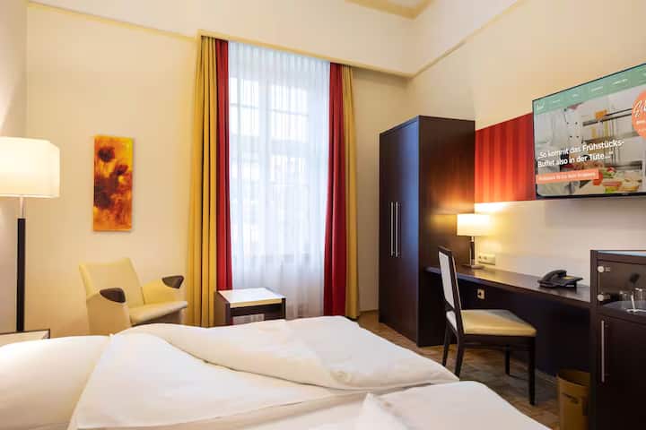 Picturesque Room In The Heart Of Bonn - Bonn