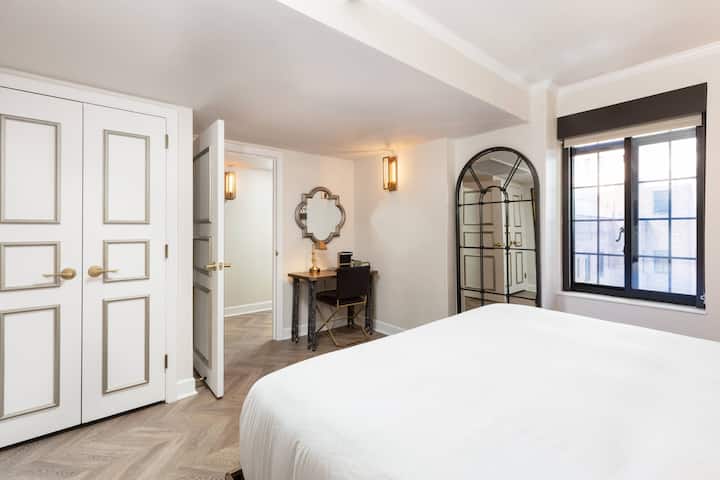 1br King Suite | Westgate | Chic & Pet-friendly - New York