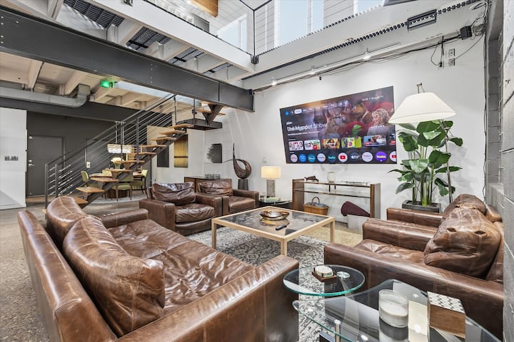 Luxury 5br Mass Ave Retreat W Gym & Sauna - Indianapolis, IN