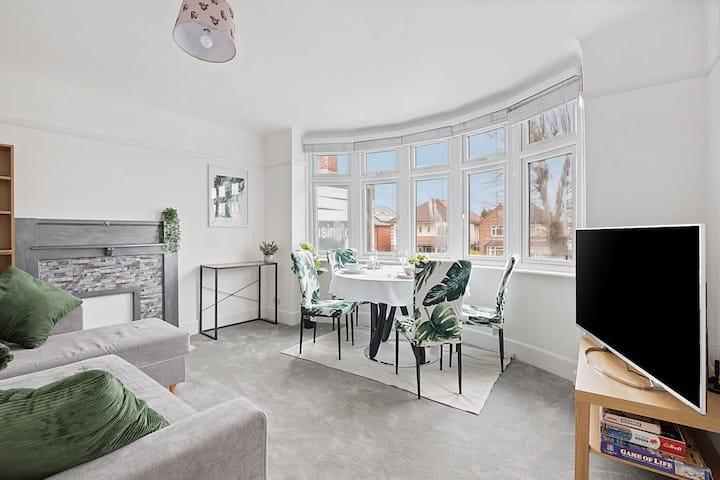 Bright 2br Stay | Near Beach | Parking | Fast Wifi - Bournemouth