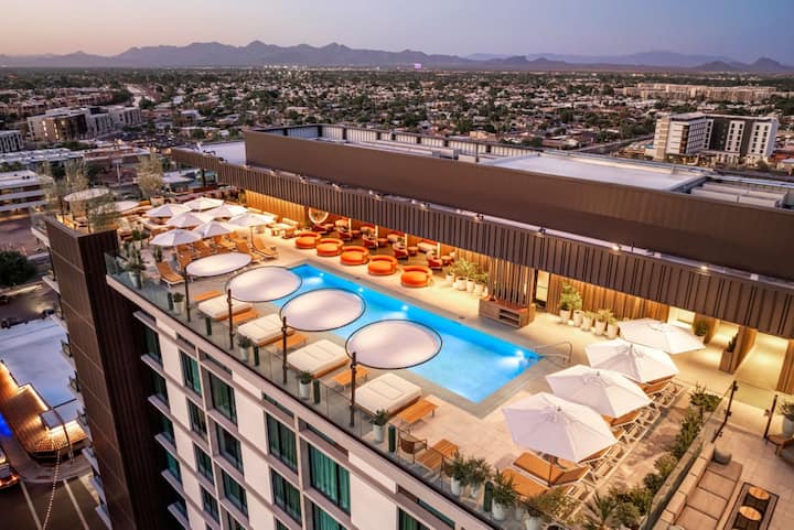 Old Town Luxury | Rooftop Pool + Camelback Views - Scottsdale, AZ