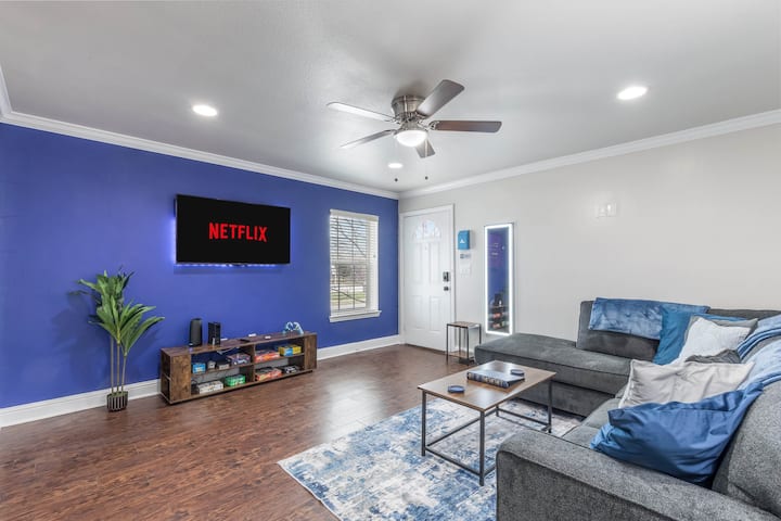 Walk To World Cup Games! | At&t & Globe Life Field - Gotham City, Arlington