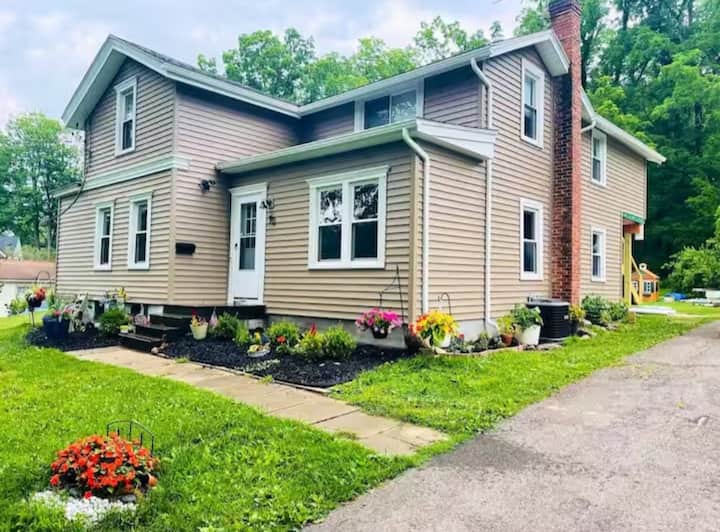 Fairport | Sleeps 8 | Walk To Erie Canal - 安大略