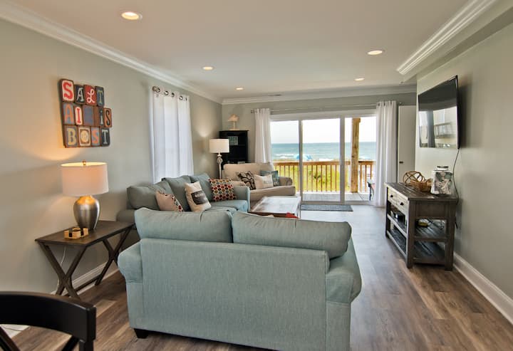 Susie's Ocean Retreat, Both Sides Of Oceanfront - Emerald Isle, NC