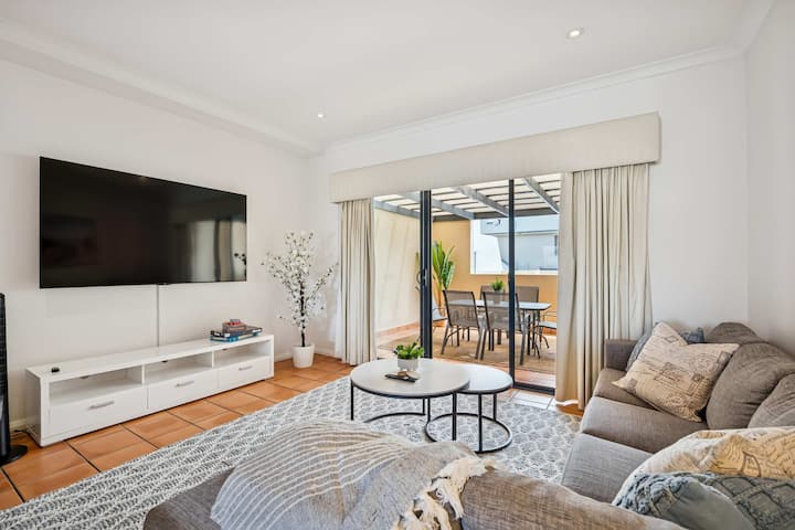 3 Bed| City Views| 2 Car Parks| Walk Restaurants - Victoria Park