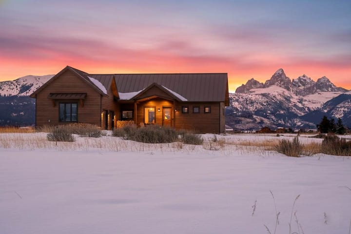 Wild Cat Canyon | Front-row Teton Views & Hot Tub - Driggs, ID