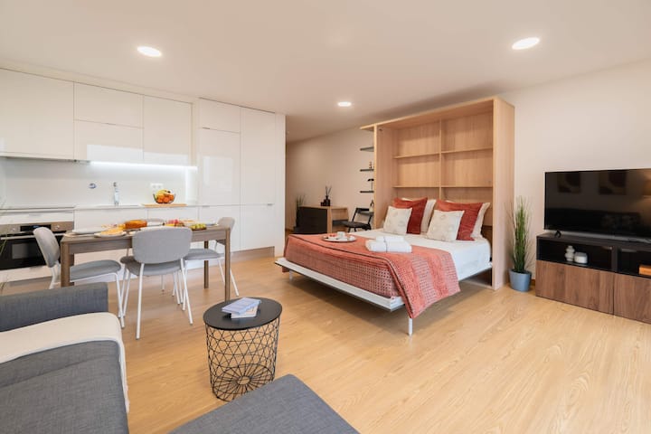 Modern Open-plan Studio With Garage By Hostwise - Matosinhos