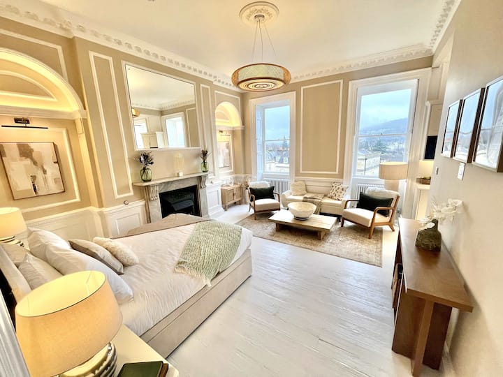 Elegant Apartment In Bath Centre | City Views - Bath