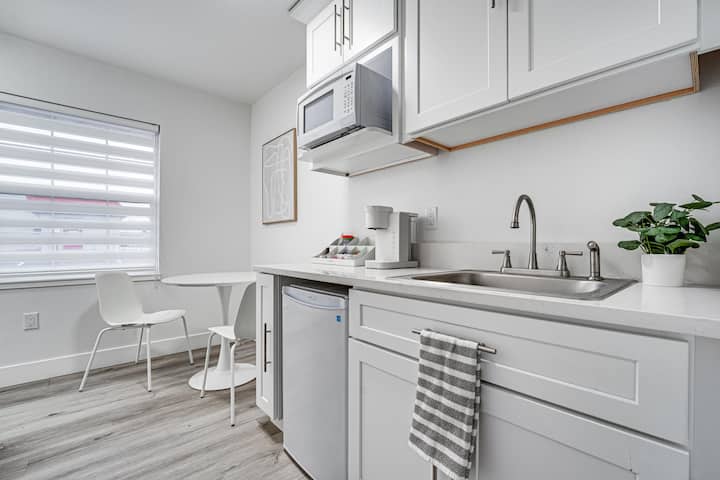 Walk To Main Ave & Soap Lake! Pet-friendly Studio - Soap Lake, WA