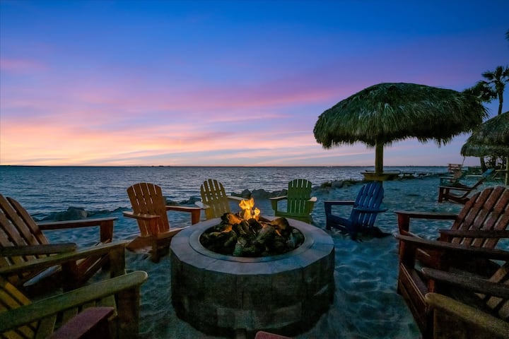 Waterfront Resort Condo & Balcony Heated Pool! - Tampa, FL