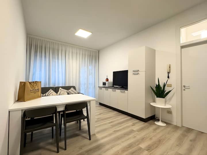 One-bedroom Apartment On Via Bafile - Jesolo