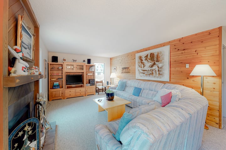 Ptarmigan Inn 302 - Powder Family - Big White Ski Resort, BC