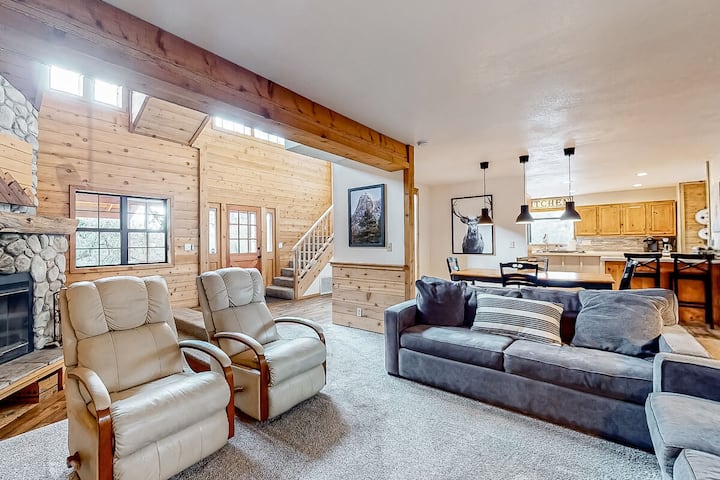 Charming 3 Bd Home With Deck - Idyllwild-Pine Cove, CA