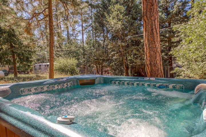 Dog-friendly 2br With Hot Tub & Amazing Views - Idyllwild-Pine Cove, CA