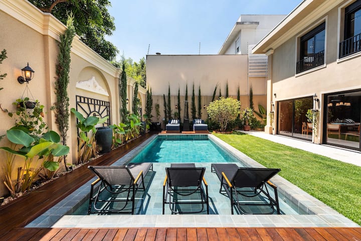 Cg/144-mansão Luxo C/ Piscina E Spa Jd Guedala - Brasil