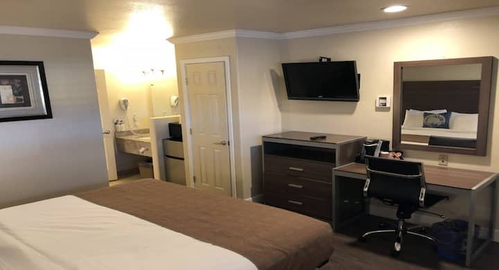 Easy Access To Monterey Bay Aquarium - Monterey, CA