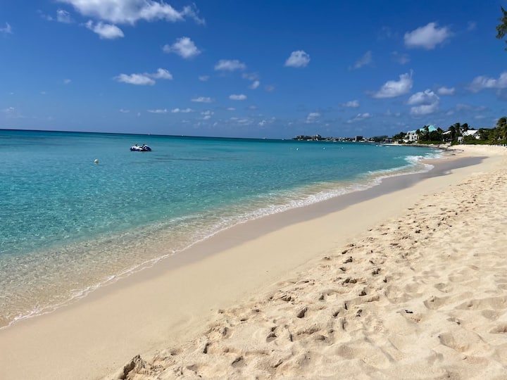 Emerald Bay Cottage At Cemetery Beach - West Bay