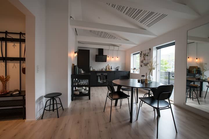 Bright Central Top-floor Apartment With Balcony - Islas Feroe