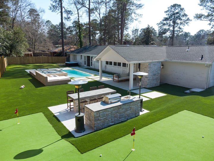 Luxe Resort Home|pool, Hot Tub, Golf & Turf Oasis - Macon, GA