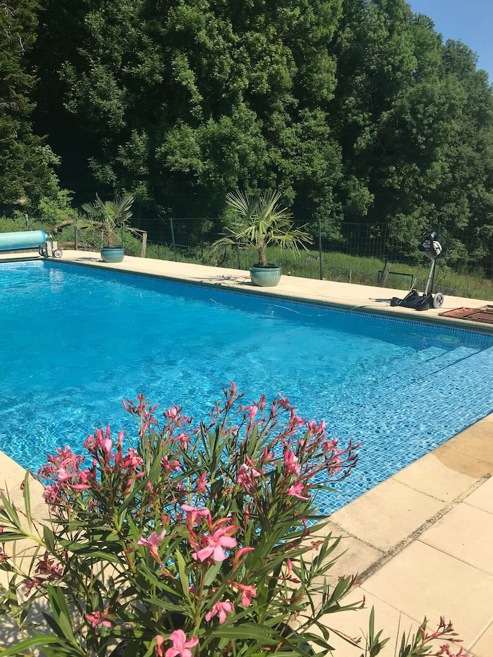 Old Farmhouse Surrounded By Nature In Sidobre - Castres