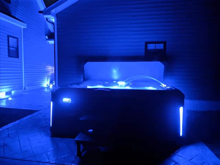 New 4br Lake Anna: Hot Tub, Pool, Beach, Tennis - Lake Anna, VA