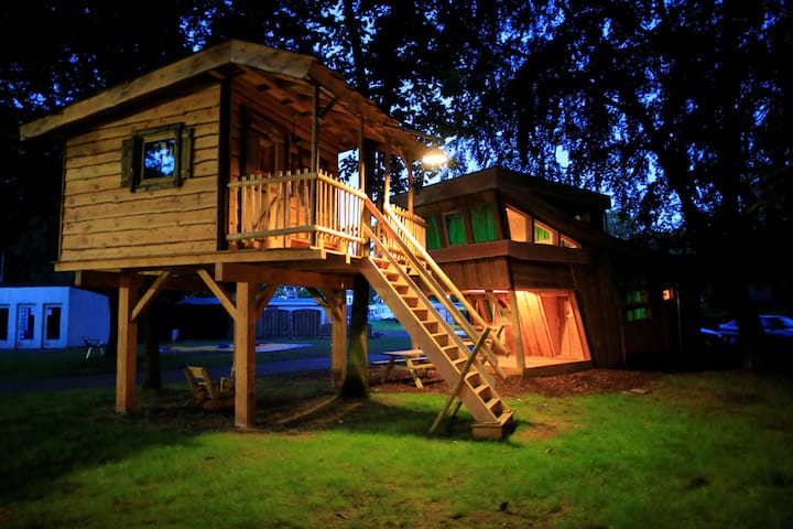 Wooden Lodge Victor De Vos - Slapen In Een Boomhut - Tilbourg