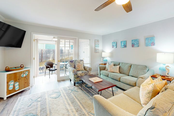 Walk To Beach 2br | Pool | Patio | Tennis | W/d - Destin, FL