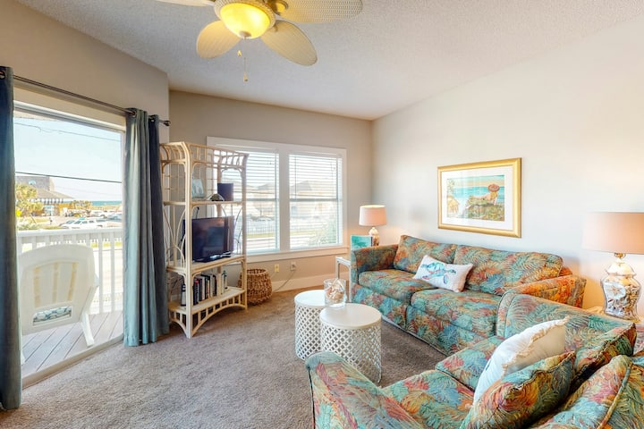 Classic Florida Condo Near The Beach With Heated P - Destin, FL