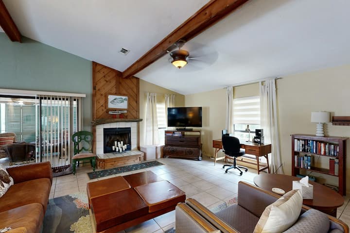 Gorgeous Coastal Home With Shared Pool And Easy Be - Cape San Blas