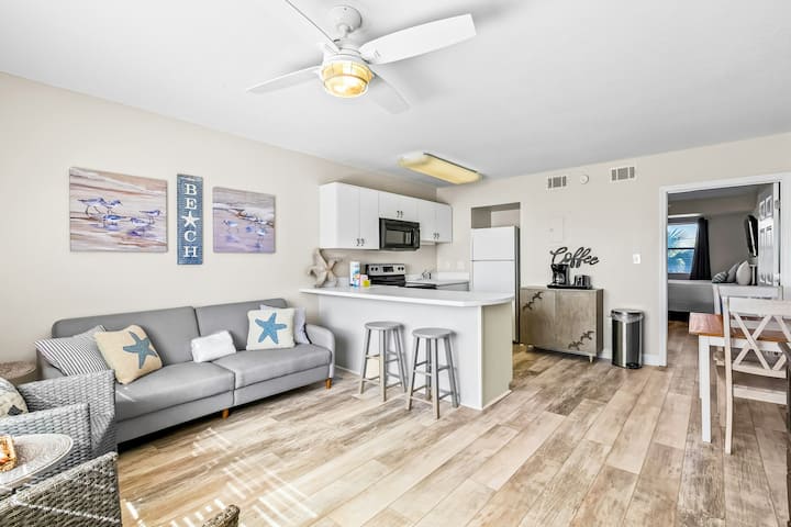 1br Oceanfront 2nd-floor | Pool | Balcony - Fort Walton Beach, FL