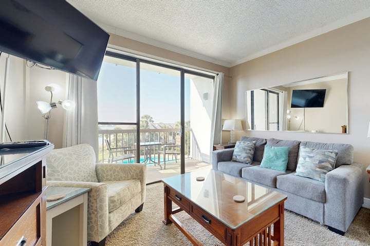 Cozy Studio Soundview 3rd-floor | Balcony | Pool - Fort Walton Beach, FL