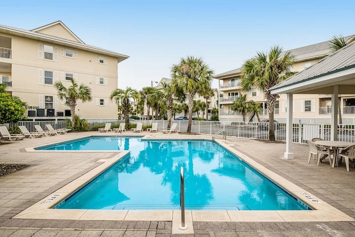 Sunny 1br Soundview 1st-floor | Balcony | Pool - Pensacola Beach, FL