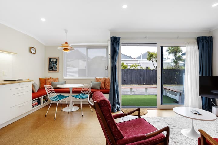 Sunny St Clair Beach Nook - Saint Clair