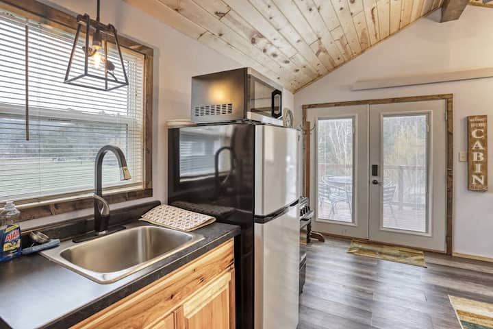 Cozy Creekside Retreat In The Black Hills - Keystone, SD