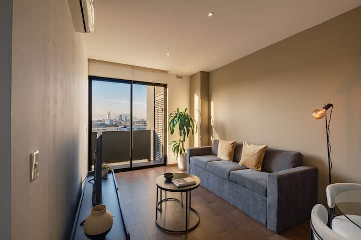 Upscale 1br Oasis: A/c, Pool & In-unit Laundry - Monterrey