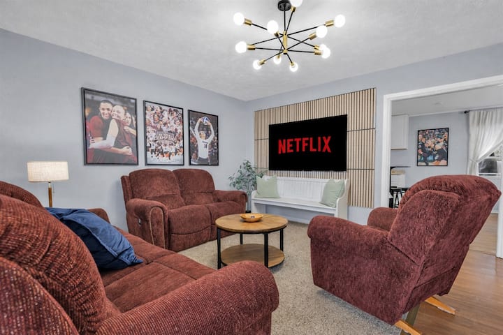 Champions: 2 Miles To Campus (4br/2.5b) - Bryan, TX