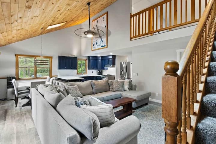 Spacious Family Home W/ Long Lake Access - Maine