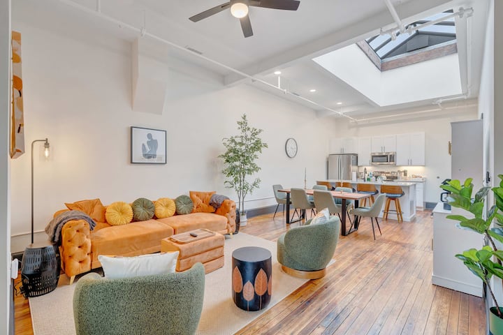 Marigold Loft - Sunlit Luxury Near Shops & Eats - 로아노크