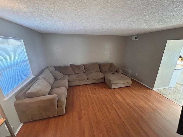 Near Fort Sill Cozy 2-bedroom Townhouse - Lawton, OK