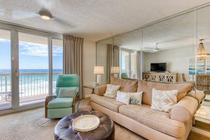 Gorgeous 1br Oceanfront | Hot Tub | Pool - Destin, FL