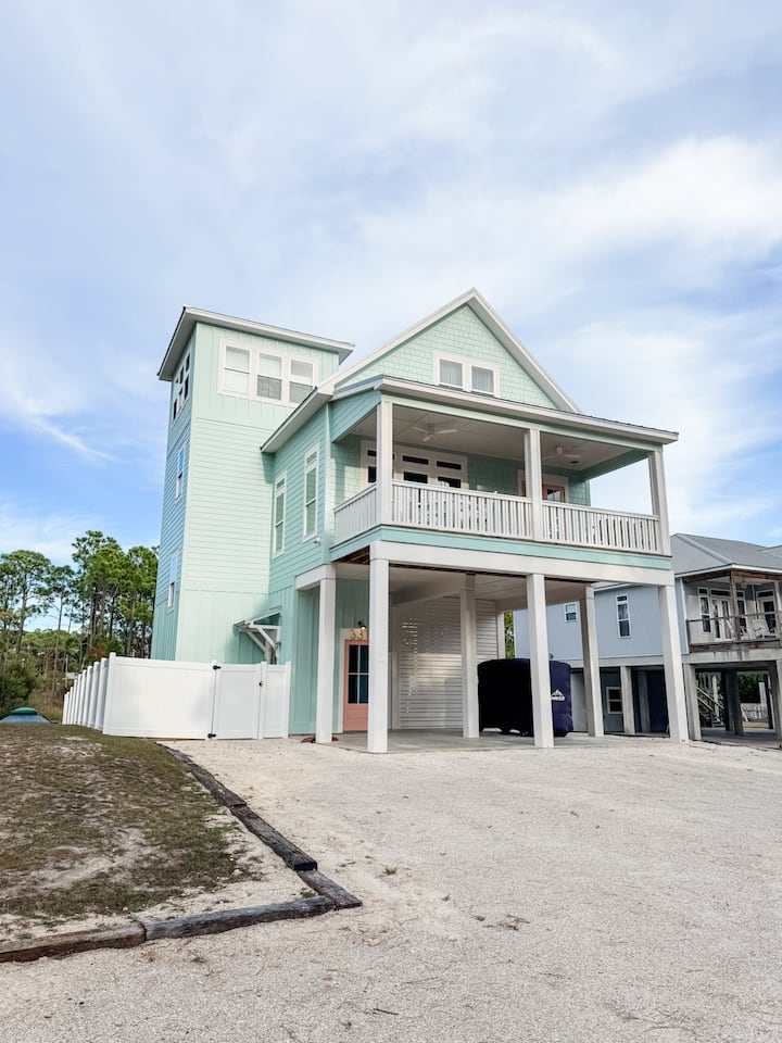 4 Br Coastal Home, Outdoor Space, Close To Beach - St. George Island, FL