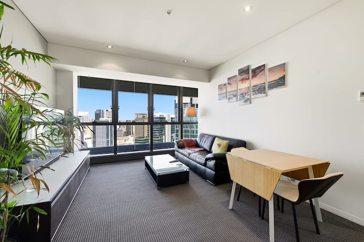 Central Brisbane Stay With Gym And Pool Access - Brisbane